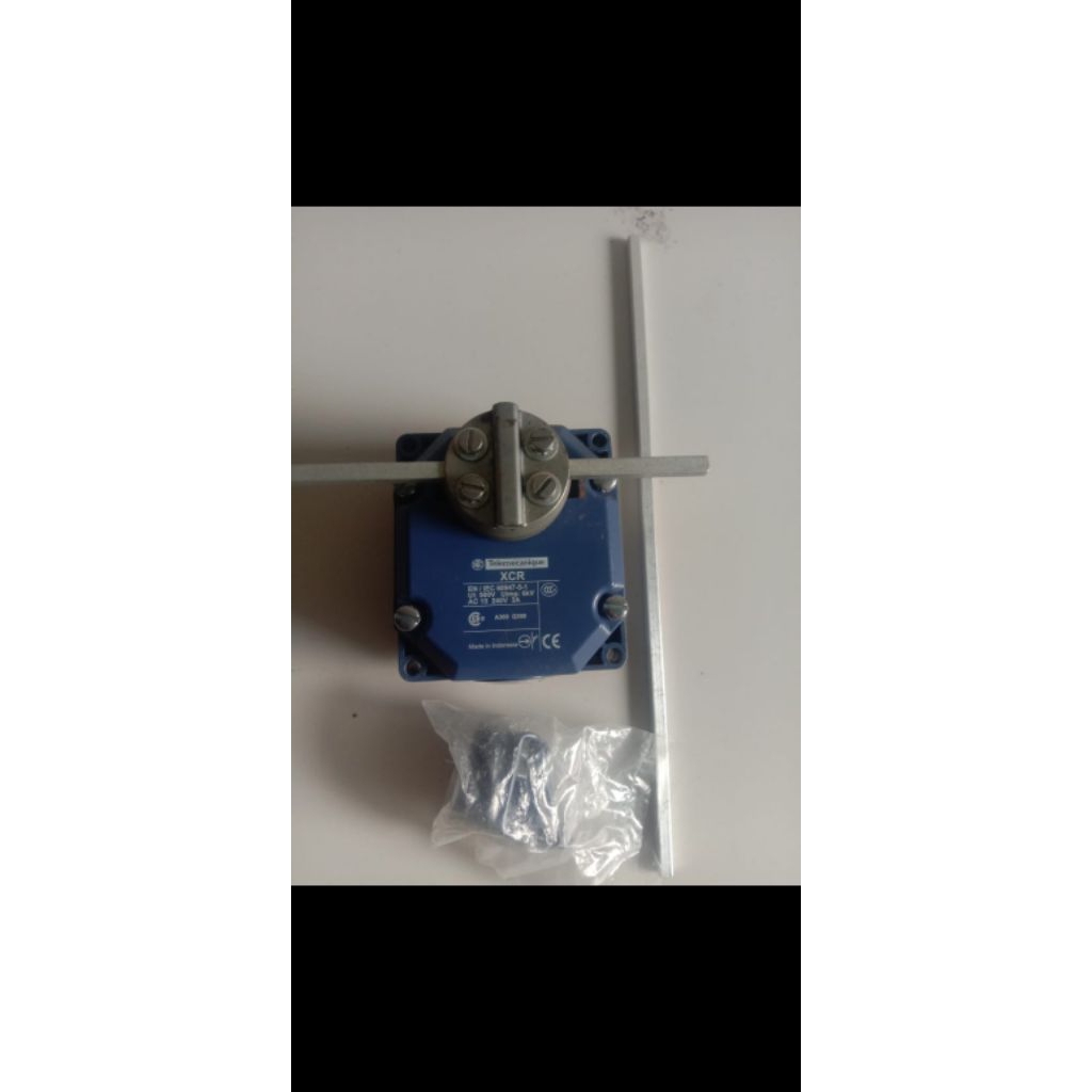 Jual LIMIT SWITCH XCR TELEMANIQUE SCHNEDER SINGLE SPEED | Shopee Indonesia