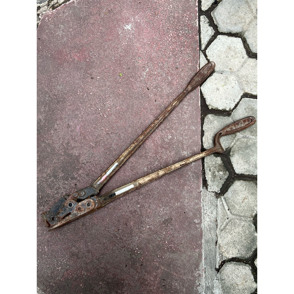 Jual Vintage Acme Hand Stitch Tool Gunting / Alat Pemotong Plat Seng ...