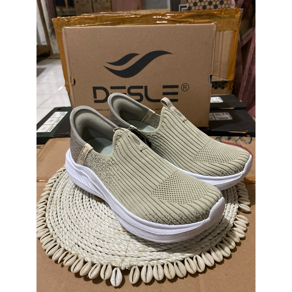 Jual Sepatu slop wanita - Alice by desle warna cream coklat | Shopee ...