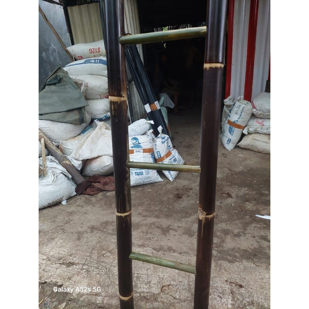 Jual Tangga bambu hitam tinggi 3m taraje kokoh kuat bambu unik | Shopee ...