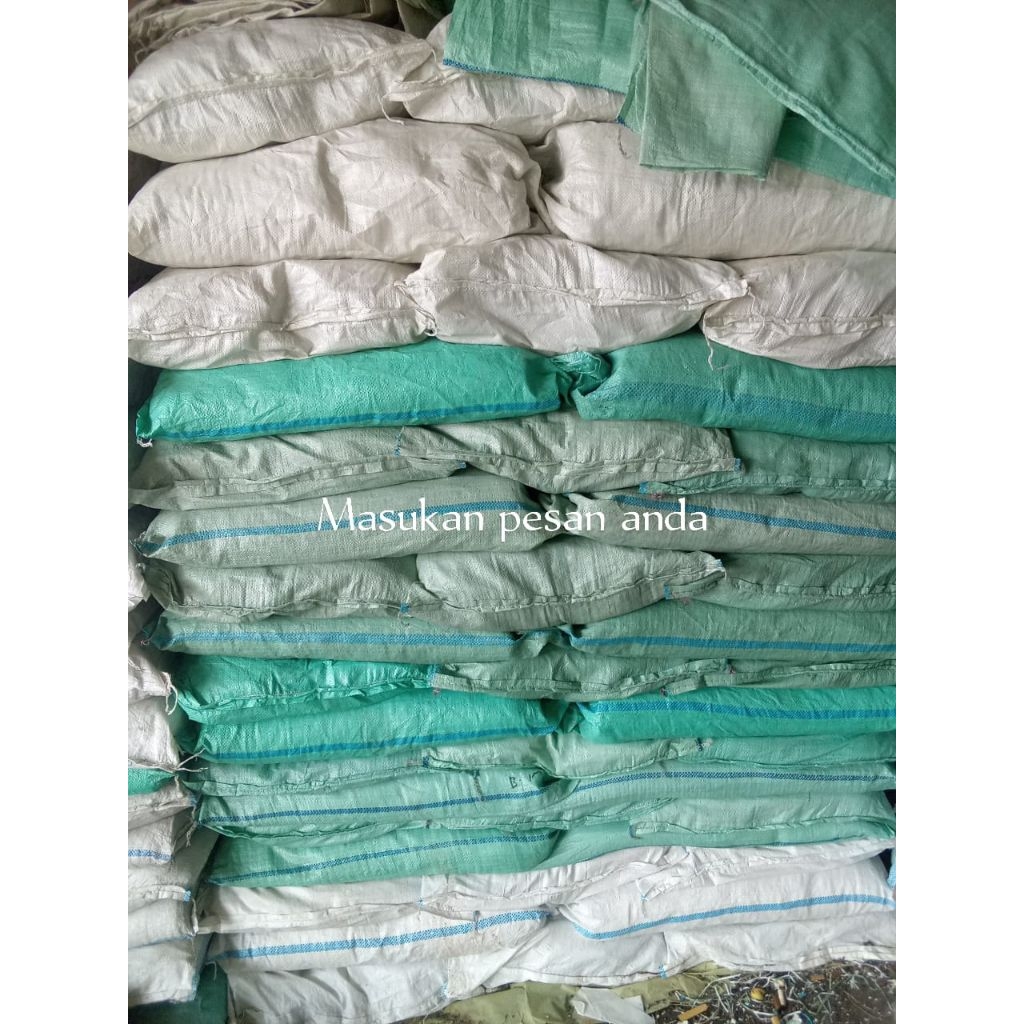 Jual karung 50kg bekas (2 kali pakai), ukuran 56x90 isi 50pcs isi puing ...