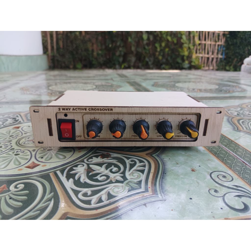 Jual Crossover Aktif 2 way Low Sub dan Mid High kontrol pemisah suara ...