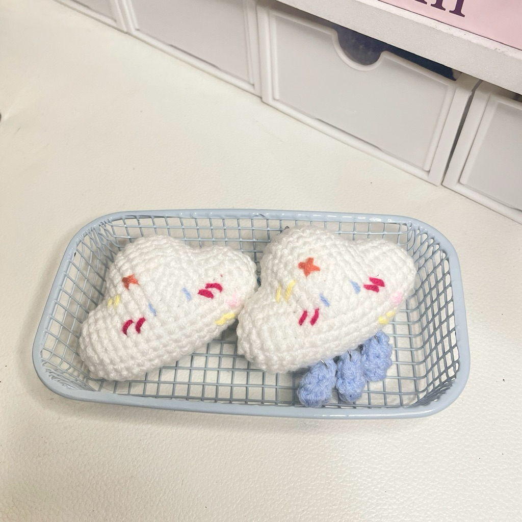 Jual cloud keychain | crochet keychain | Shopee Indonesia