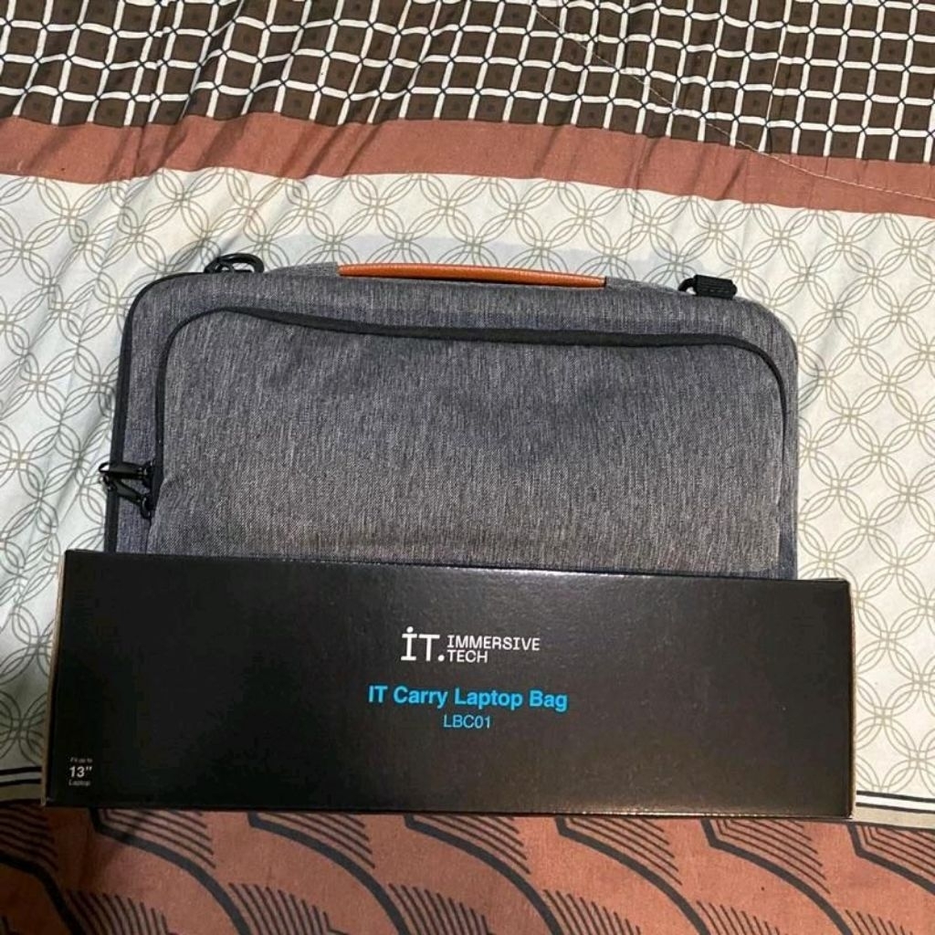 Jual Laptop Bag Carry IT grey 13 inch / Tas laptop Dijamin Original ...
