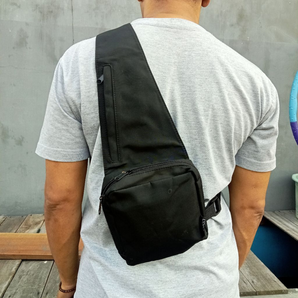Jual Tas Cross Body CB Hitam Pria Wanita Preloved Second | Shopee Indonesia