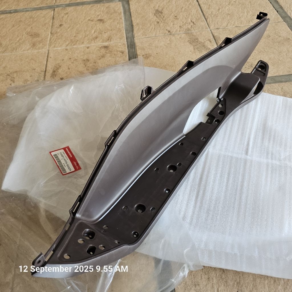 Jual Step Floor PCX 125 CBU kiri. 64321-KWN-900ZA | Shopee Indonesia