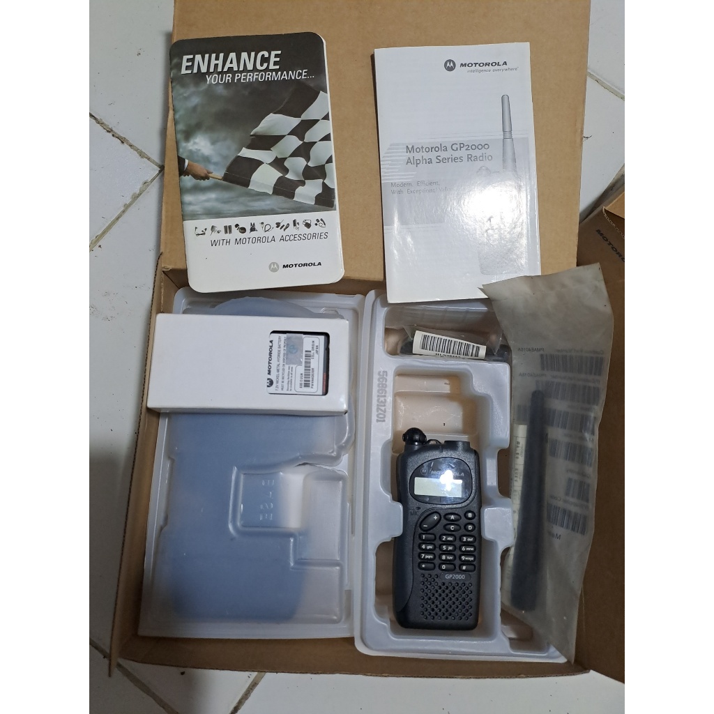 Jual HT MOTOROLA GP2000 ORI MADE IN MALAYSIA FREKUENSI VHF 136.000 ...