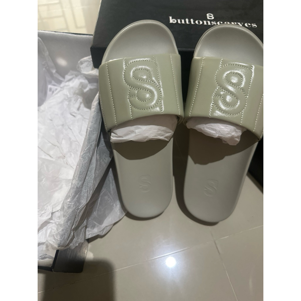 Jual BNIB mera sandal buttonscarves size 35 ( NEW ) | Shopee Indonesia