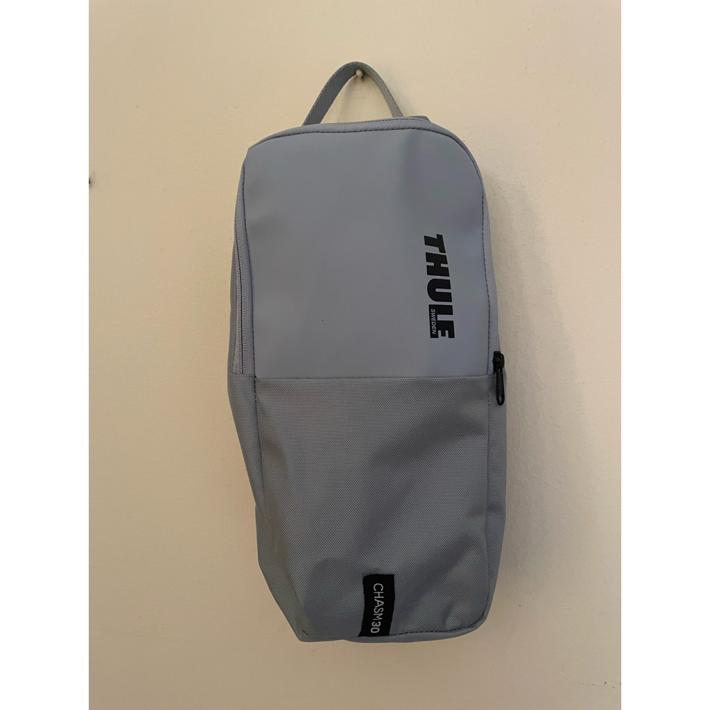 Jual Pouch Bawaan Thule Chasm Duffle Bag 30 Liter | Shopee Indonesia