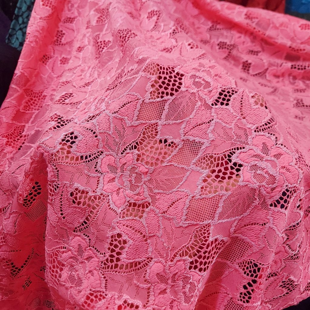 Jual kain brokat premium - kain brokat luxury - kain brokat stretch ...
