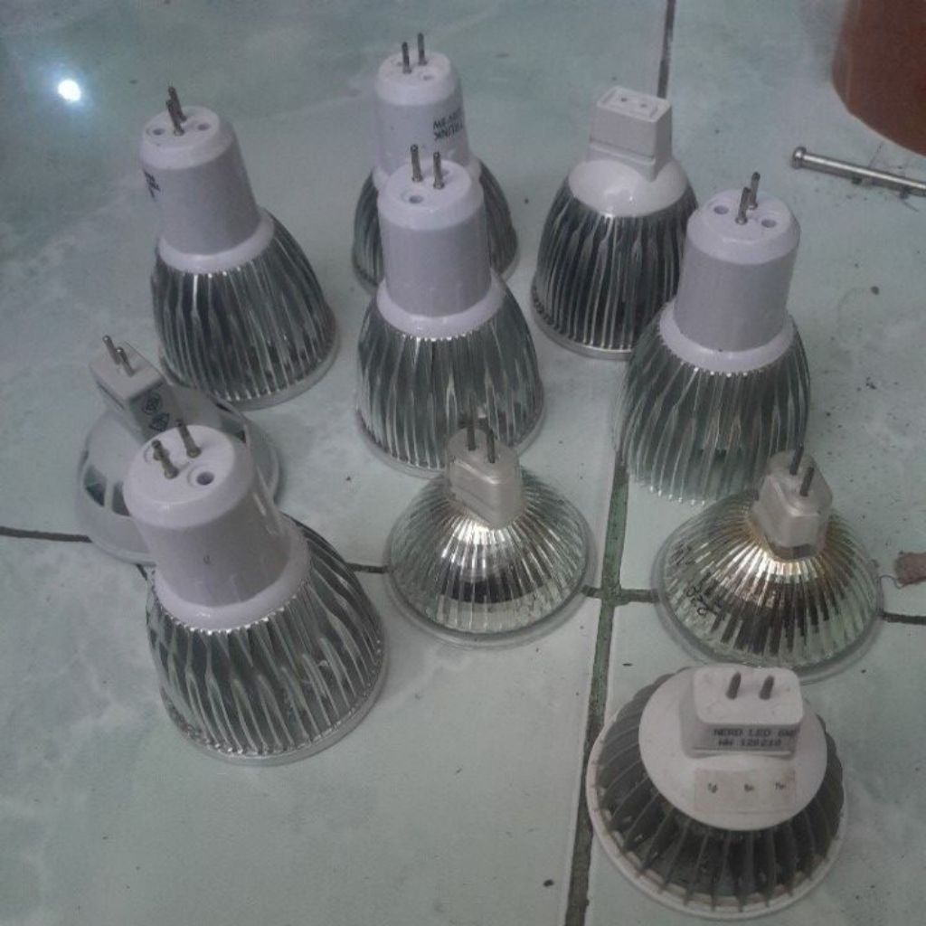 Jual LAMPU HOLOGEN 5wat 220V FITTING COLOK READY SESUAI FOTO | Shopee ...