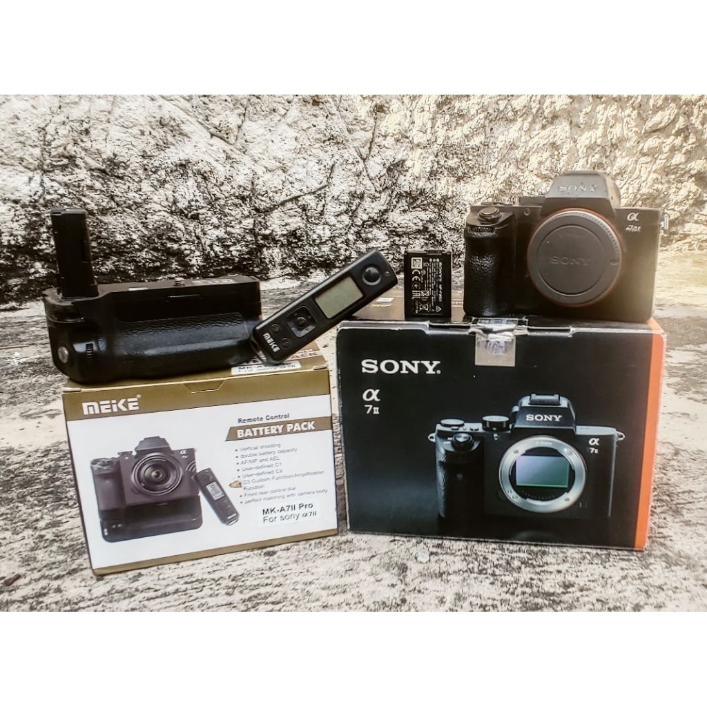 Jual sony a7ii Body Only plus Baterai Grip | Shopee Indonesia