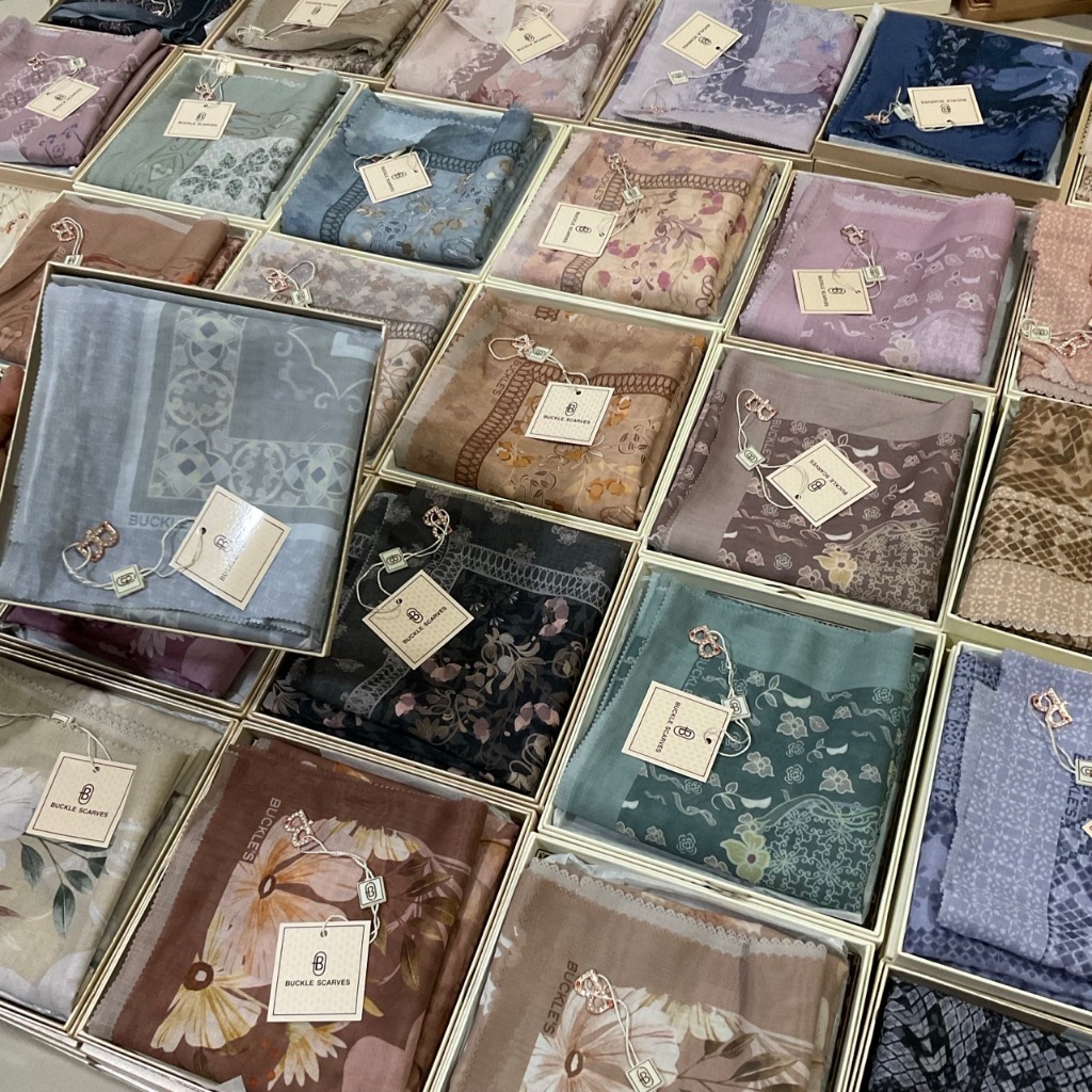 Jual Kerudung Segi Empat Motif Hijab Buckle Scarves Box Jilbab Voal ...