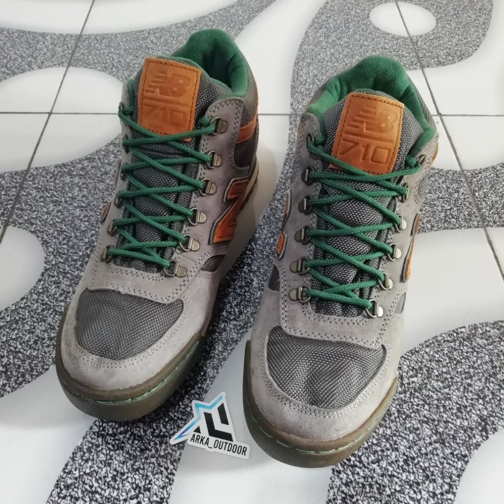 Jual sepatu gunung hiking outdoor N 33 W. B 44L L4N C 3 / size 40 ...