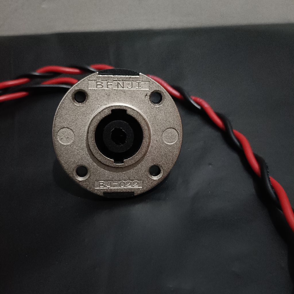 Jual SOCKET SPEAKON SIAP PAKAI FEMALE 4PIN BULAT BESI METAL PLUS KABEL ...