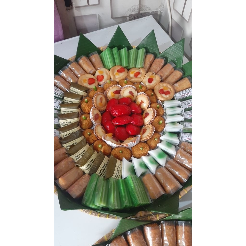 Jual Kue Basah Hantaran Tampah – Cocok untuk Acara Spesial, Rasa Enak ...