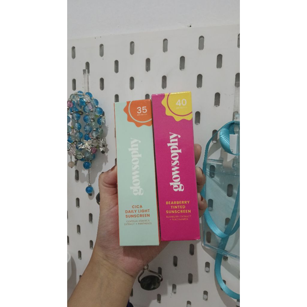 Jual glowsophy tinted sunscreen bearberry cica daily sunscreen | Shopee ...