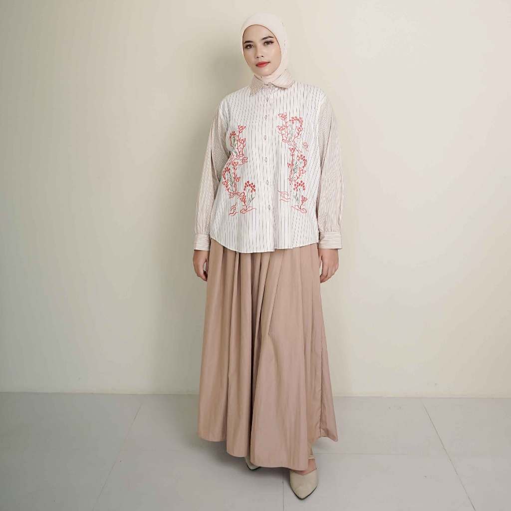 Jual Restu Anggraini - Airin Blouse Stripe Bordir | Shopee Indonesia