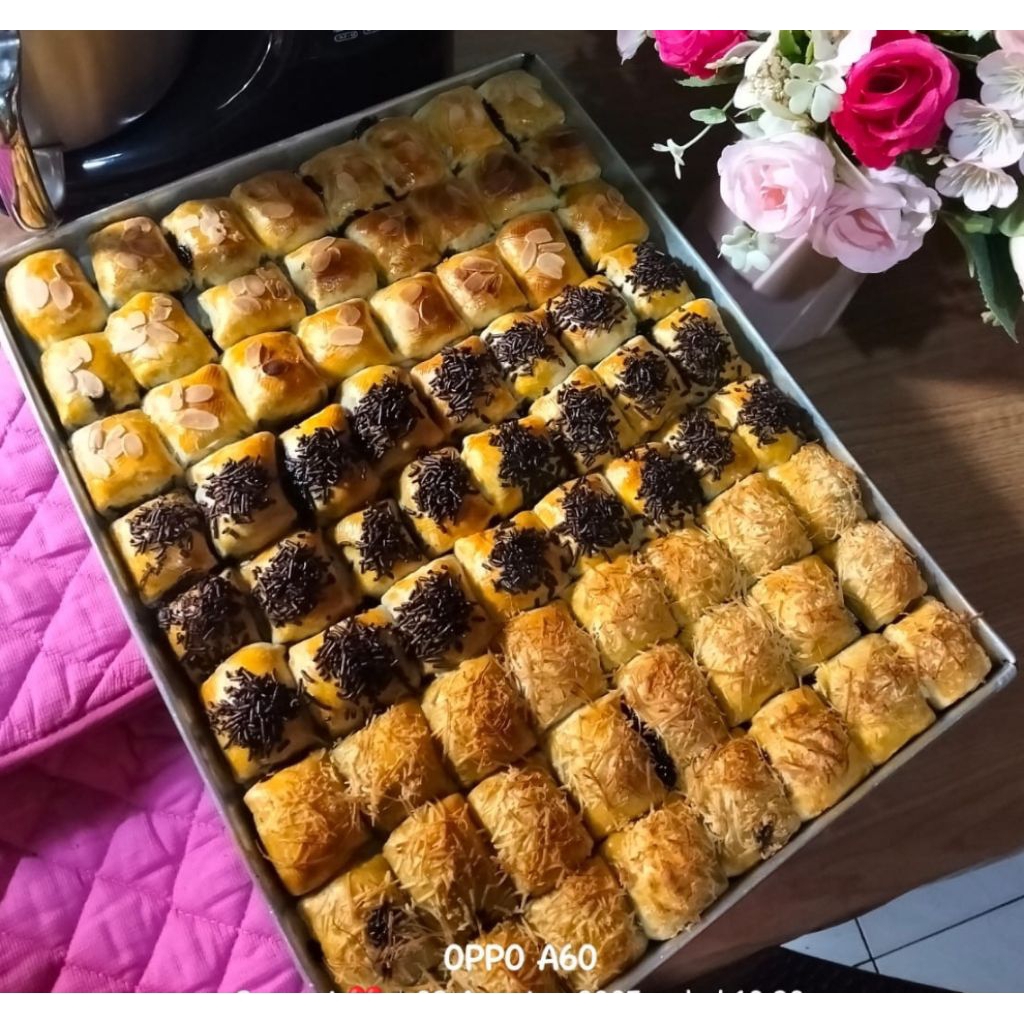 Jual Bolen Pisang 16 pcs Isi Coklat Lumer Bolen Enak & Lezat Fresh Baru ...