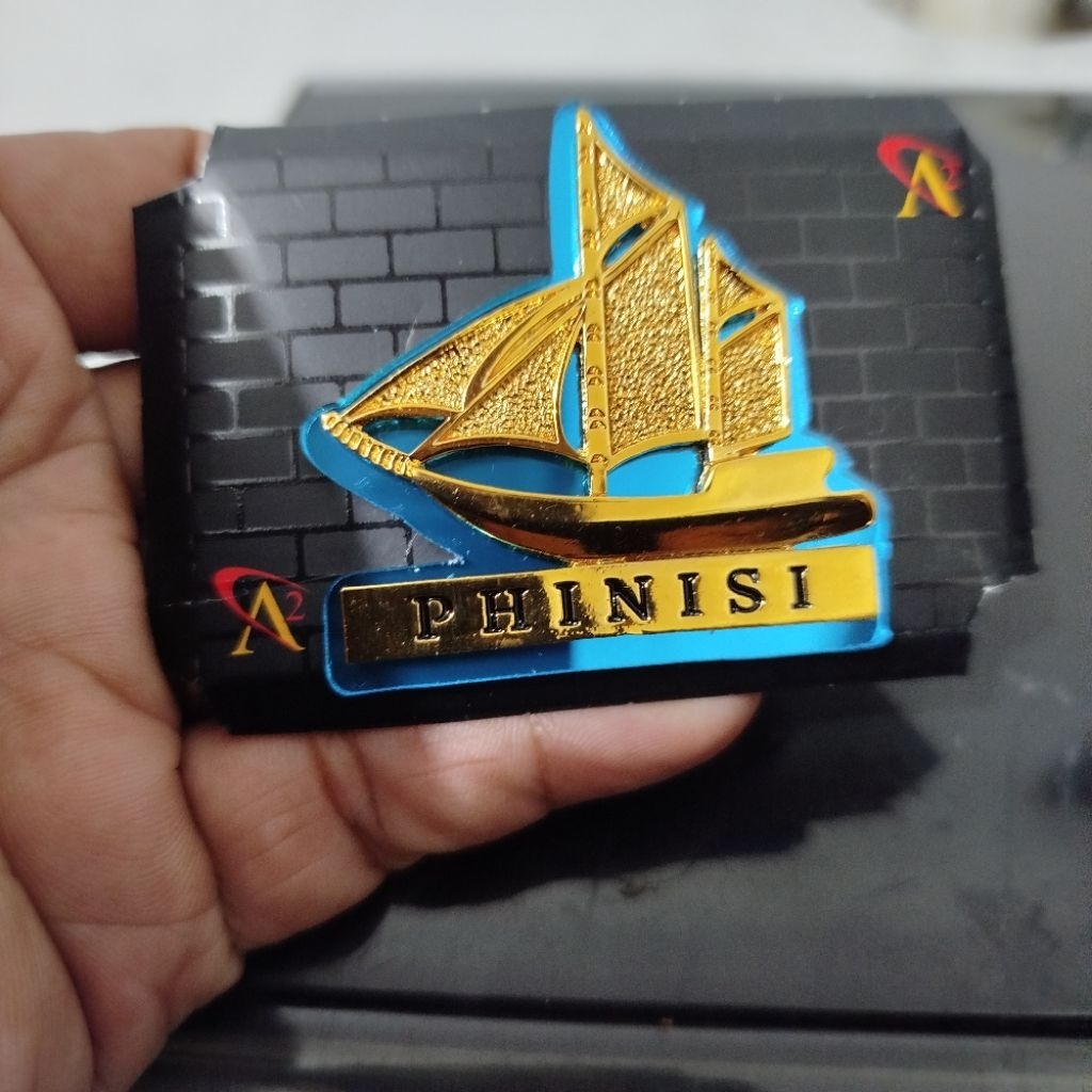 Jual pin lencana phinisi luxury dasar akrilik mika biru | Shopee Indonesia
