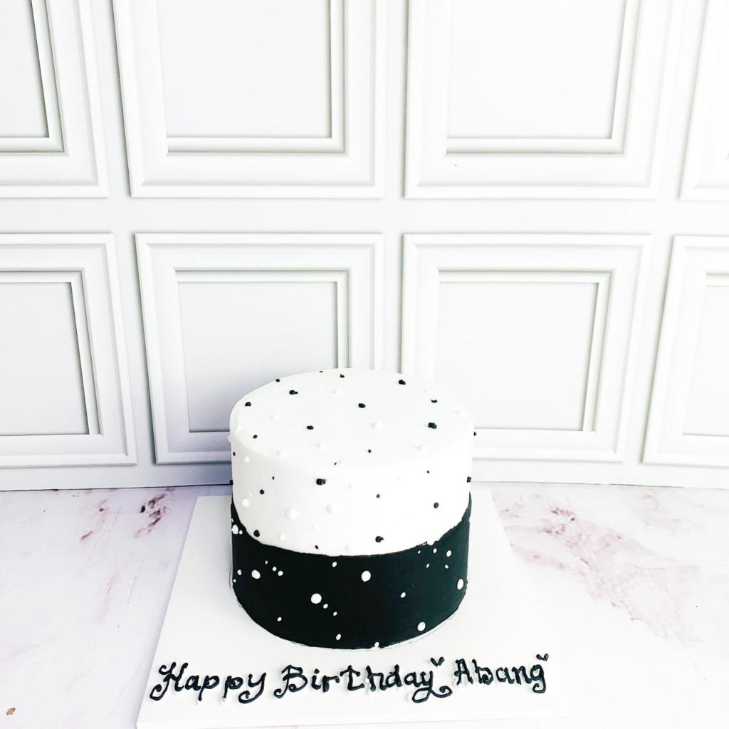 Jual Ku Ulang Tahun/Birthday Cake/Kue Ultah Tema Black and white/Kue ...