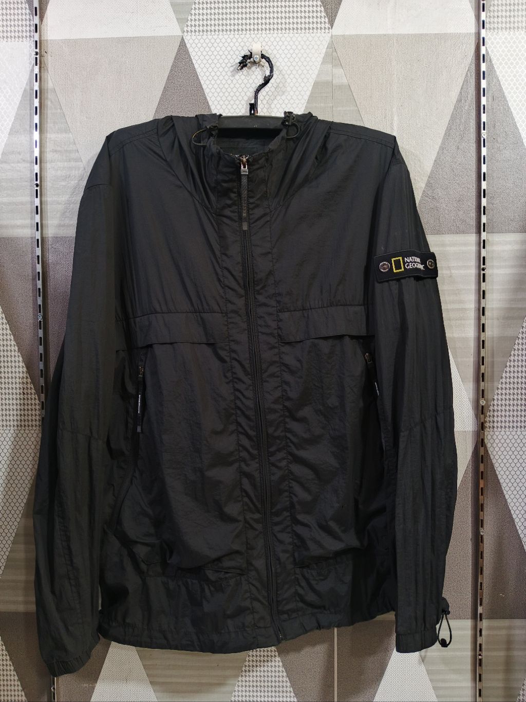 Jual National Geographic Utility Windbreaker Jacket – Black Carbon SZ ...