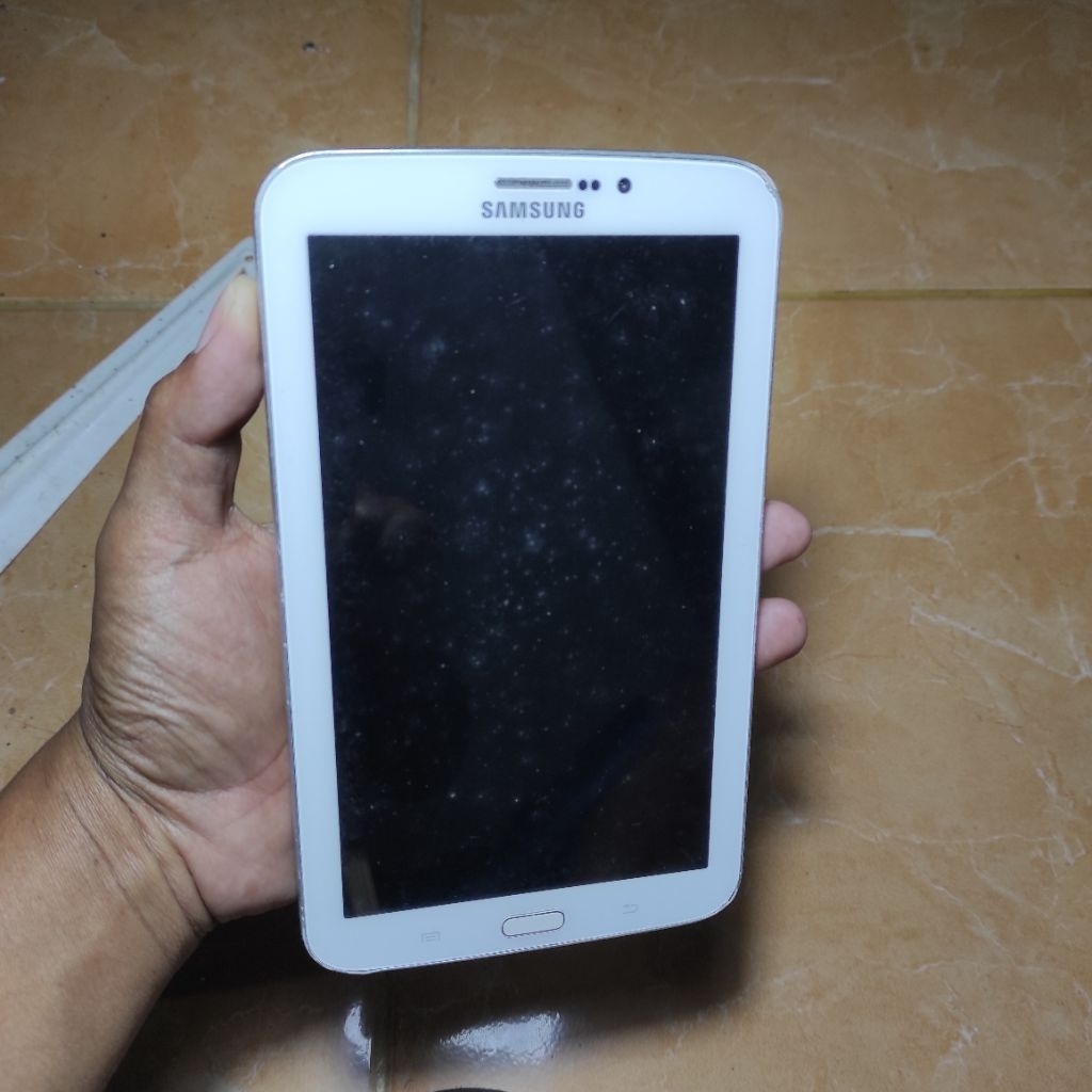 Jual tablet Samsung SM-T211 bekas off rusak buat pajangan koleksi ...