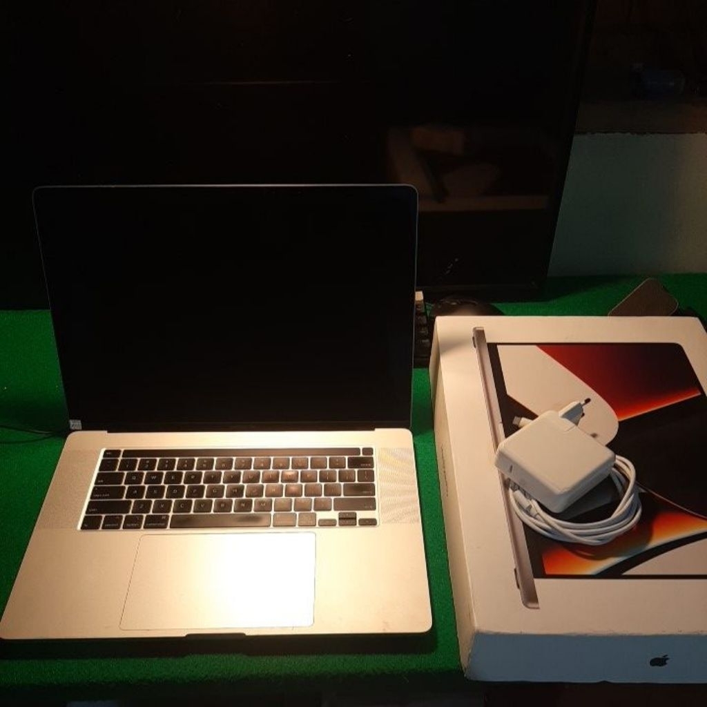 Jual MacBook Pro | Shopee Indonesia