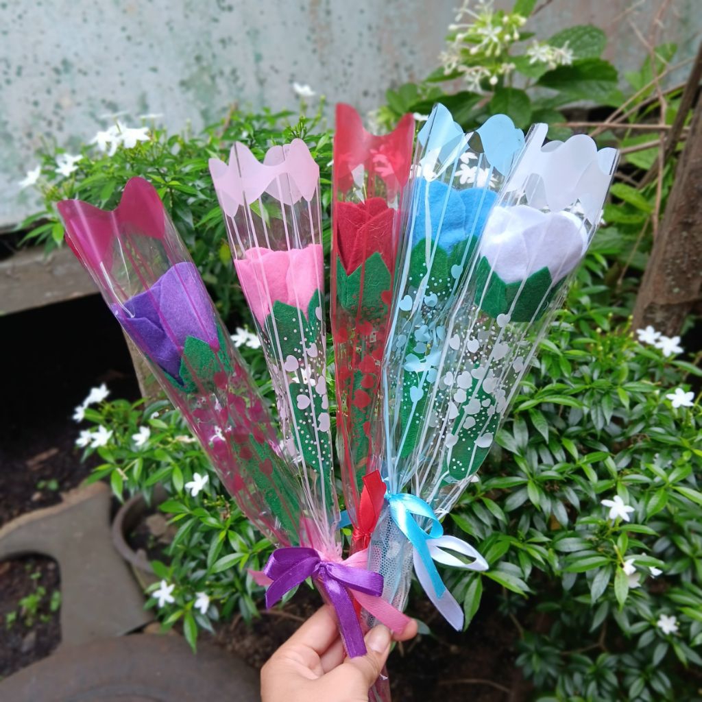 Jual Bunga mawar besar dilapis plastik Motif cocok untuk acara hari ...