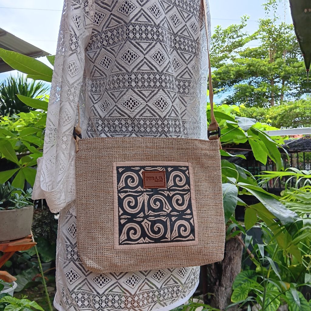 Jual Tas Toraja Kotak Selempang Batik Toraja | Shopee Indonesia