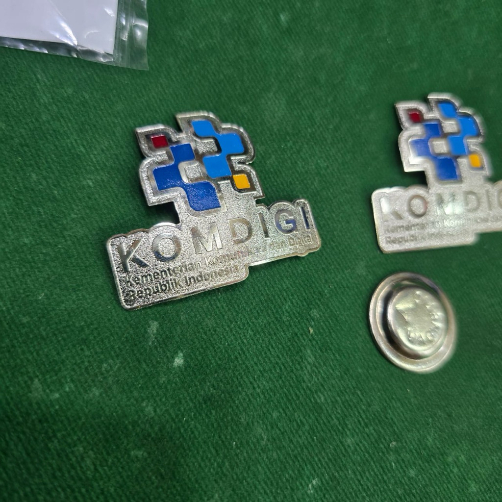 Jual Pin Komdigi - Pin dada komdigi - pin custom Komdigi | Shopee Indonesia