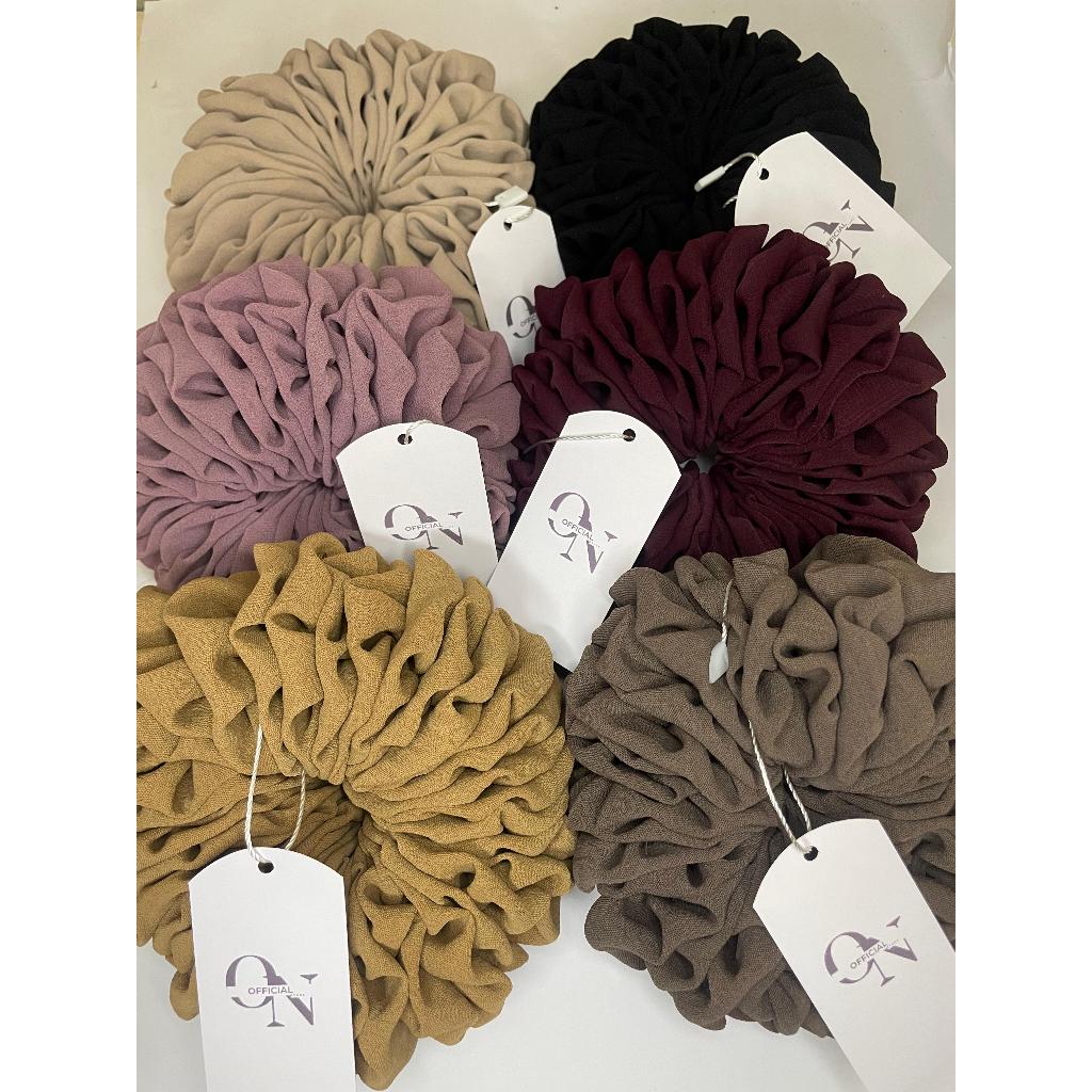 Jual ON scrunchie ikat rambut cepol Gemoy hitam jumbo hijab/non hijab ...