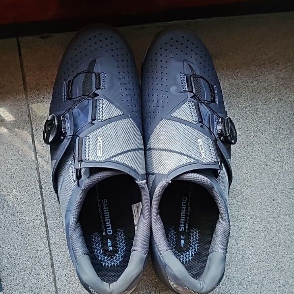 Jual sepatu sepeda shimano cowok ukuran 42#preloved | Shopee Indonesia