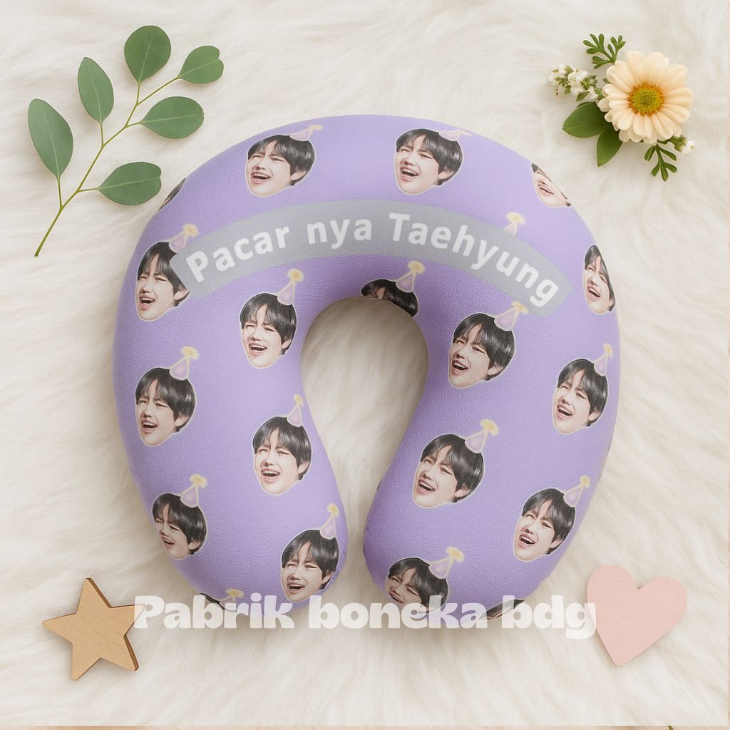 Jual Bantal Leher Custom Foto Couple Family | Bantal Travel Unik Hadiah ...