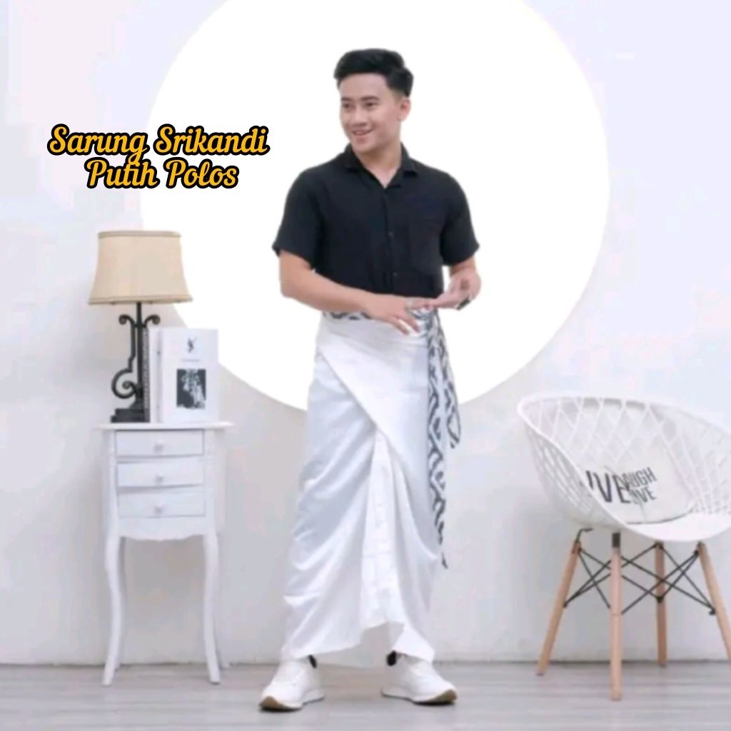 Jual Sarung Srikandi Putih Polos Bahan Katun Toyobo Adem Dan Nyaman ...