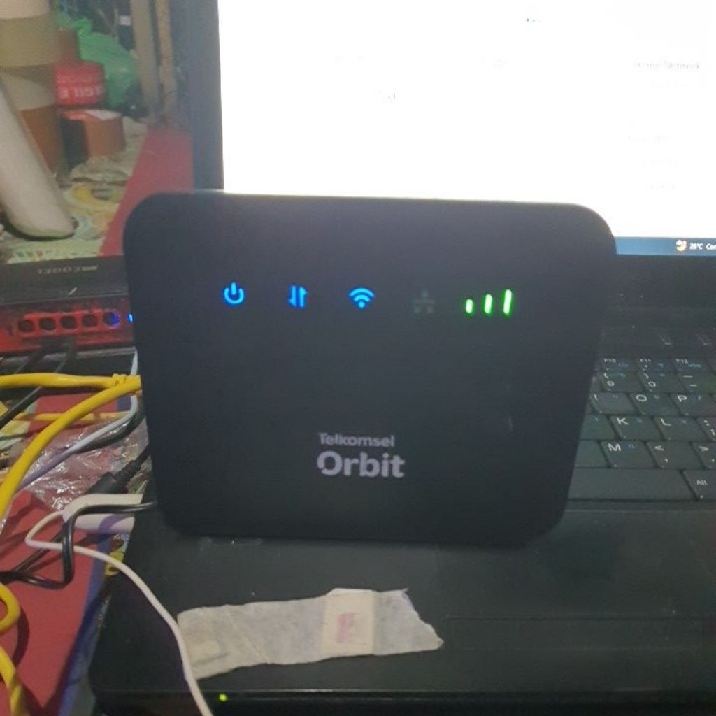 Jual TELKOMSEL ORBIT 4G CPE-ROUTER UNLOCK PLUS ADAPTOR warna hitam ...