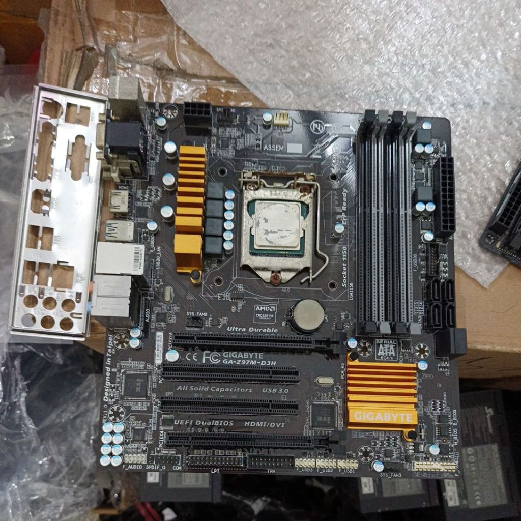Jual mainboard Gigabyte z97m DDR3 + processor core i5-4590 gen4 ...