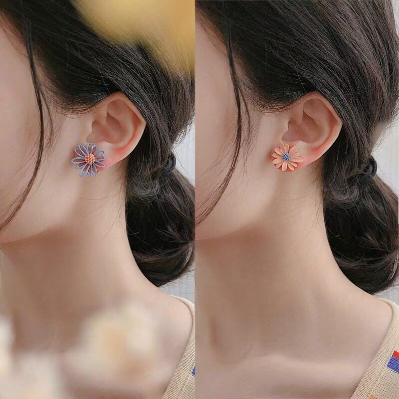Jual Anting Bunga Segar Manis Berongga Asimetris Anting Daisy Kecil ...