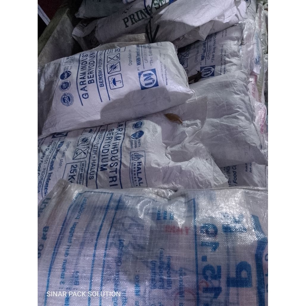 Jual karung bekas untuk puing, tanah dll. kapasitas 25kg isi 50pcs ...
