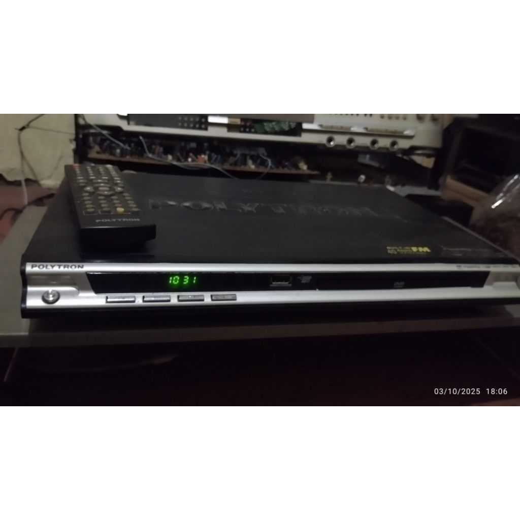 Jual dvd polytron lengkap dengan remot fungsi cuma radio sama usb saja ...