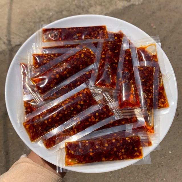 Jual CHILI OIL SUPER PEDAS/ CHILI OIL SACHET / MINYAK CABAI | Shopee ...