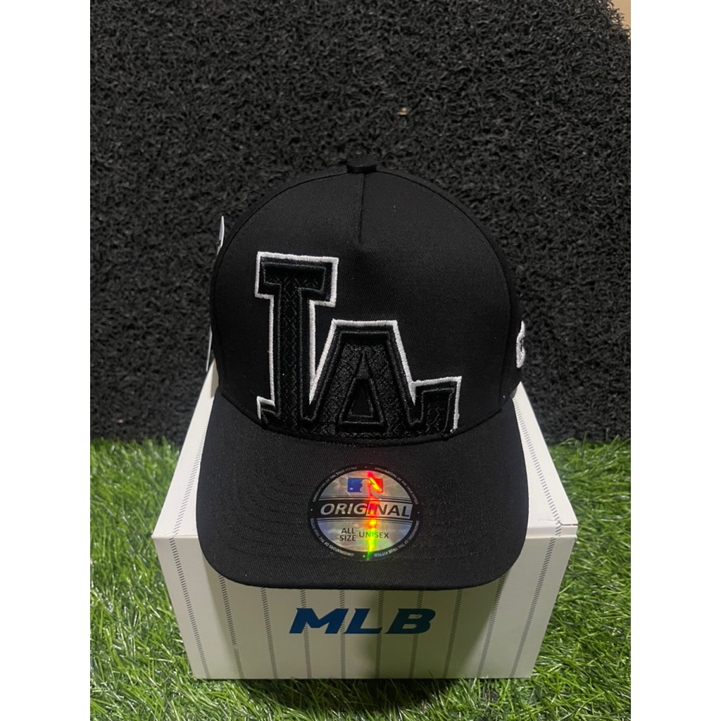 Jual Logo Terbaru LA New Big Hitam List Putih Bahan Hitam Limited ...