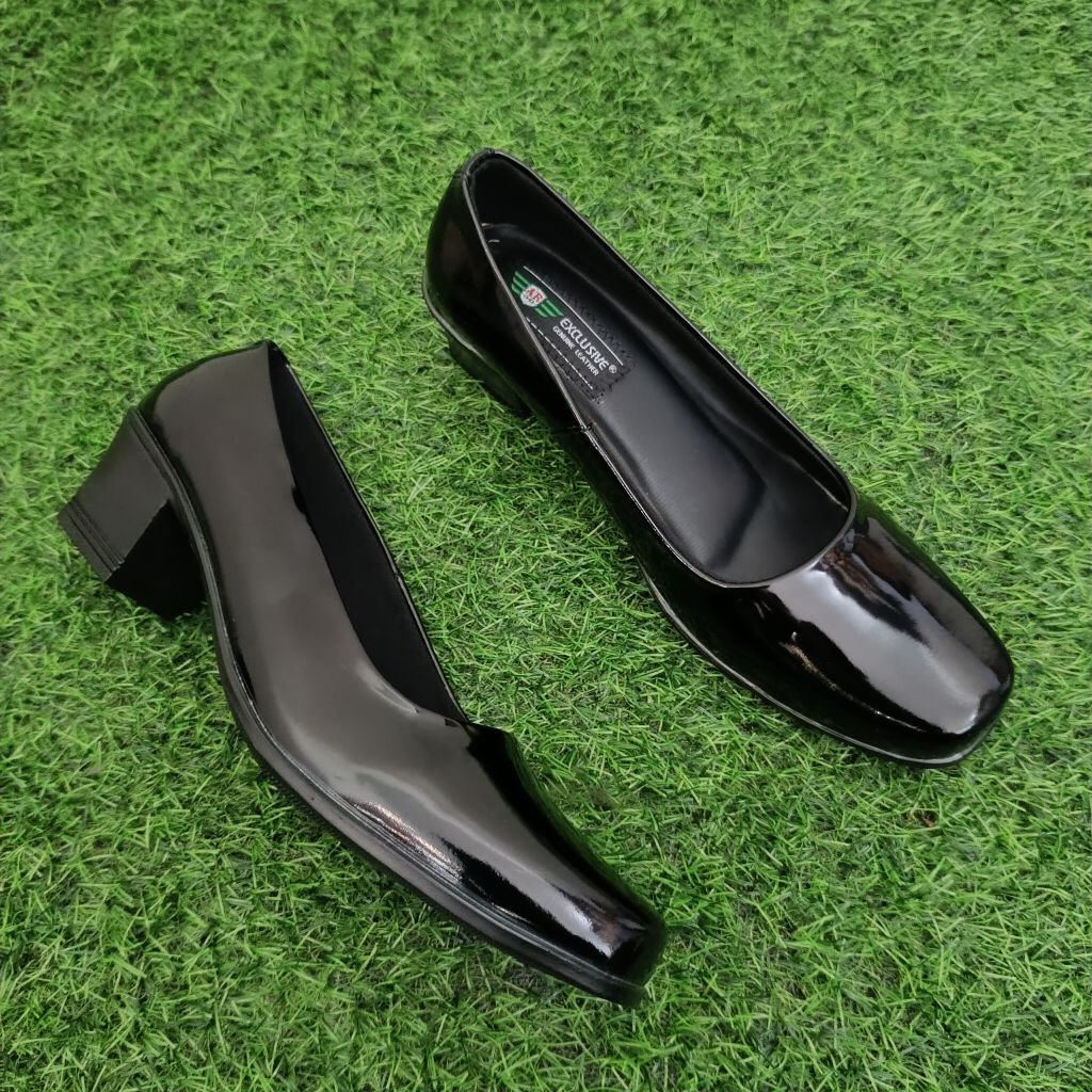 Jual Sepatu Pantofel Wanita Warna Hitam Glossy Merk AR EXCLUSIVE 0814 ...