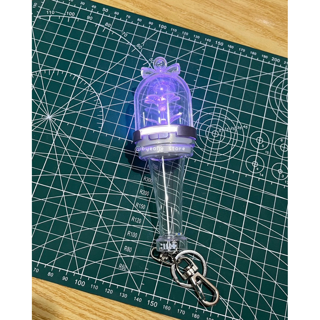 Jual ILLIT Mini Lightstick Keyring | ILLIT KPOP LIGHTSTICK | Shopee ...
