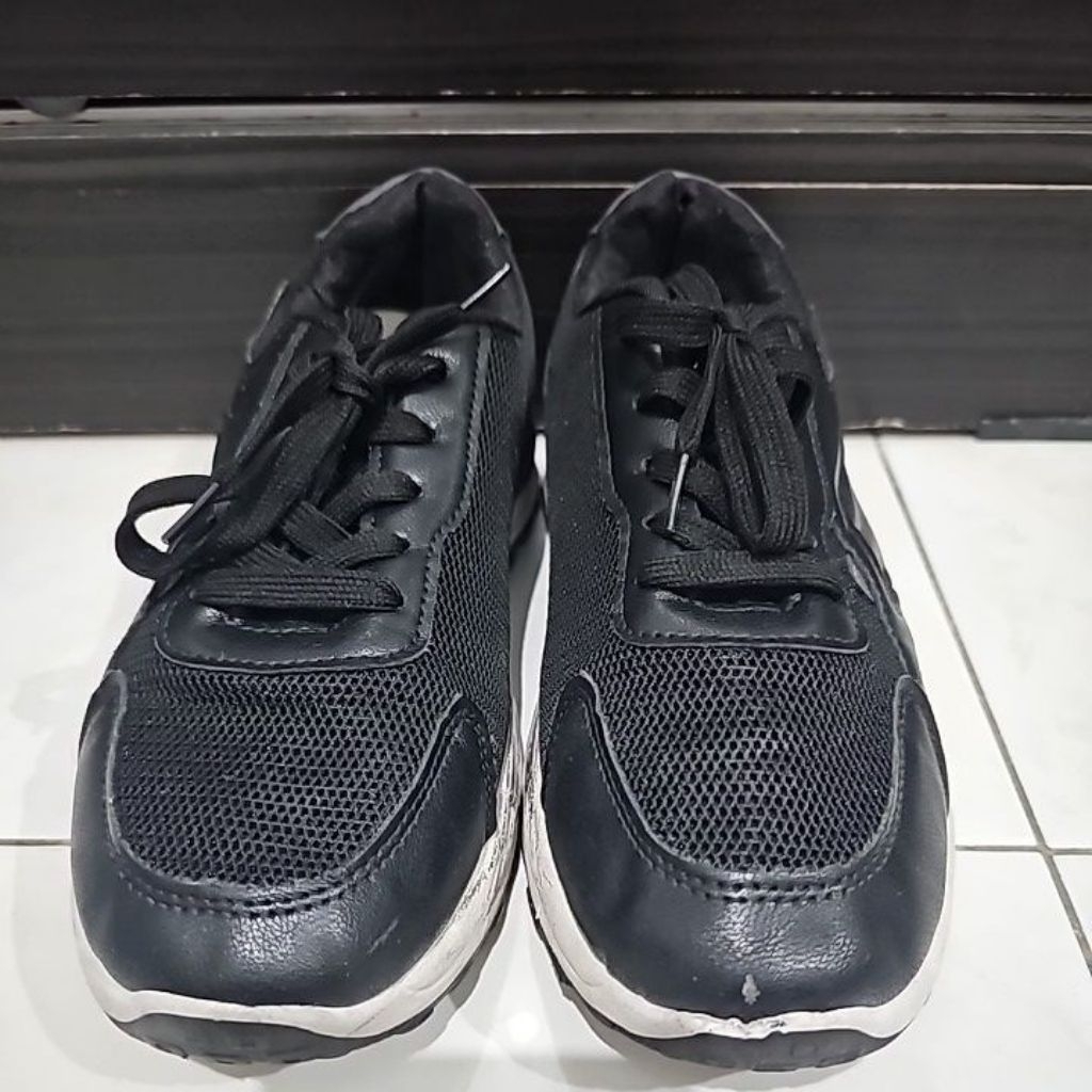 Jual Sepatu merk Duff second | Shopee Indonesia