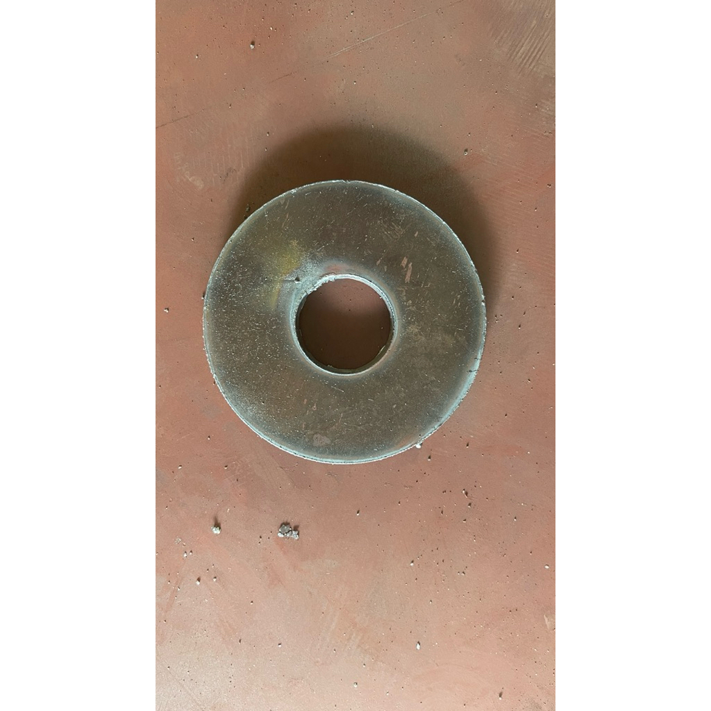 Jual besi plat bulat tebal 20mm diameter 115 lobang 25mm | Shopee Indonesia