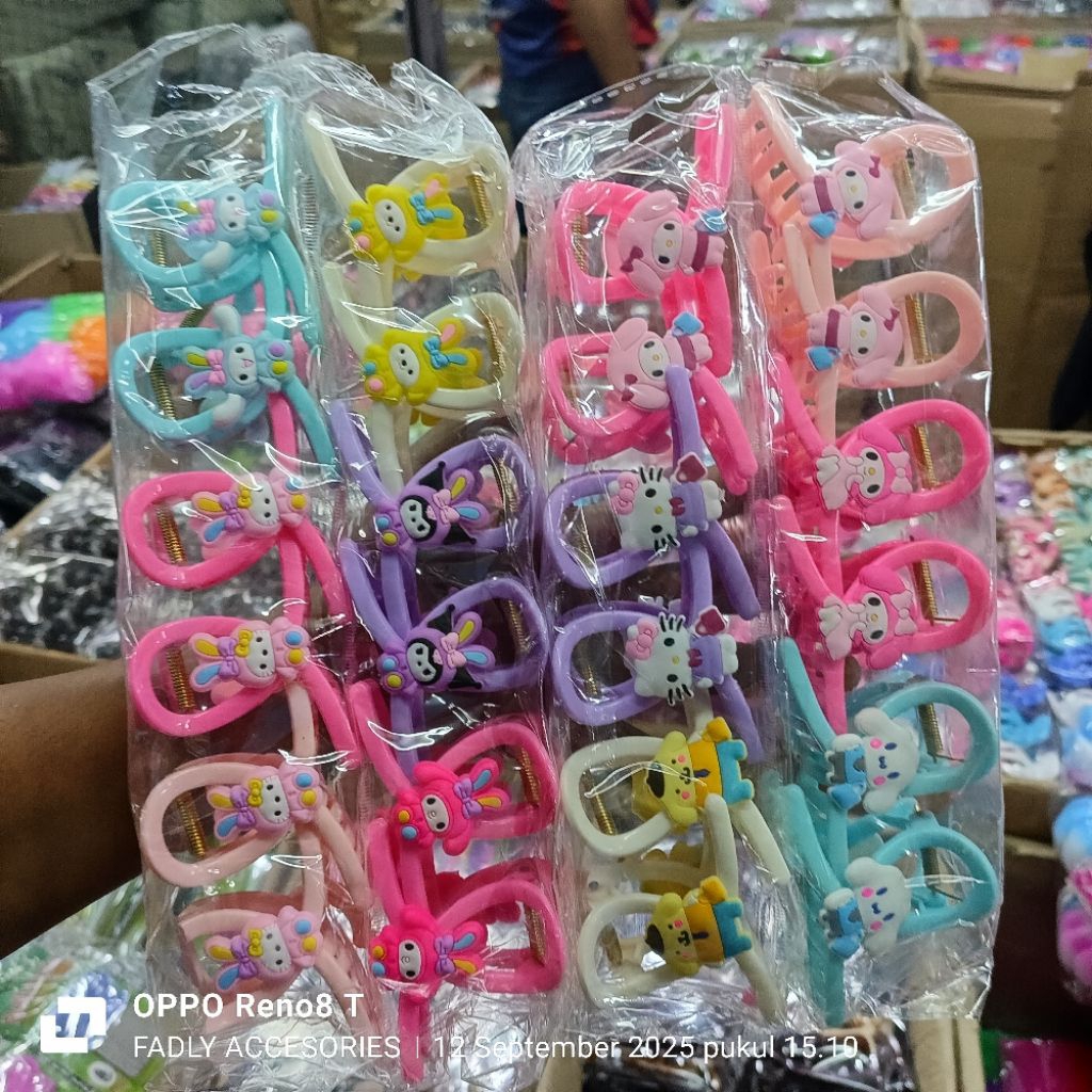 Jual ISI 12 PCS JEPIT RAMBUT JEDAI KARAKTER SANDRIO | Shopee Indonesia
