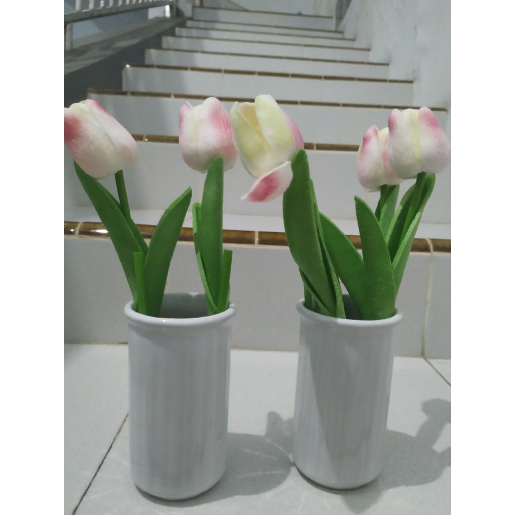 Jual Sepasang Vas bunga ( dijual tanpa bunga ) IMUT keramik RIJEK ...