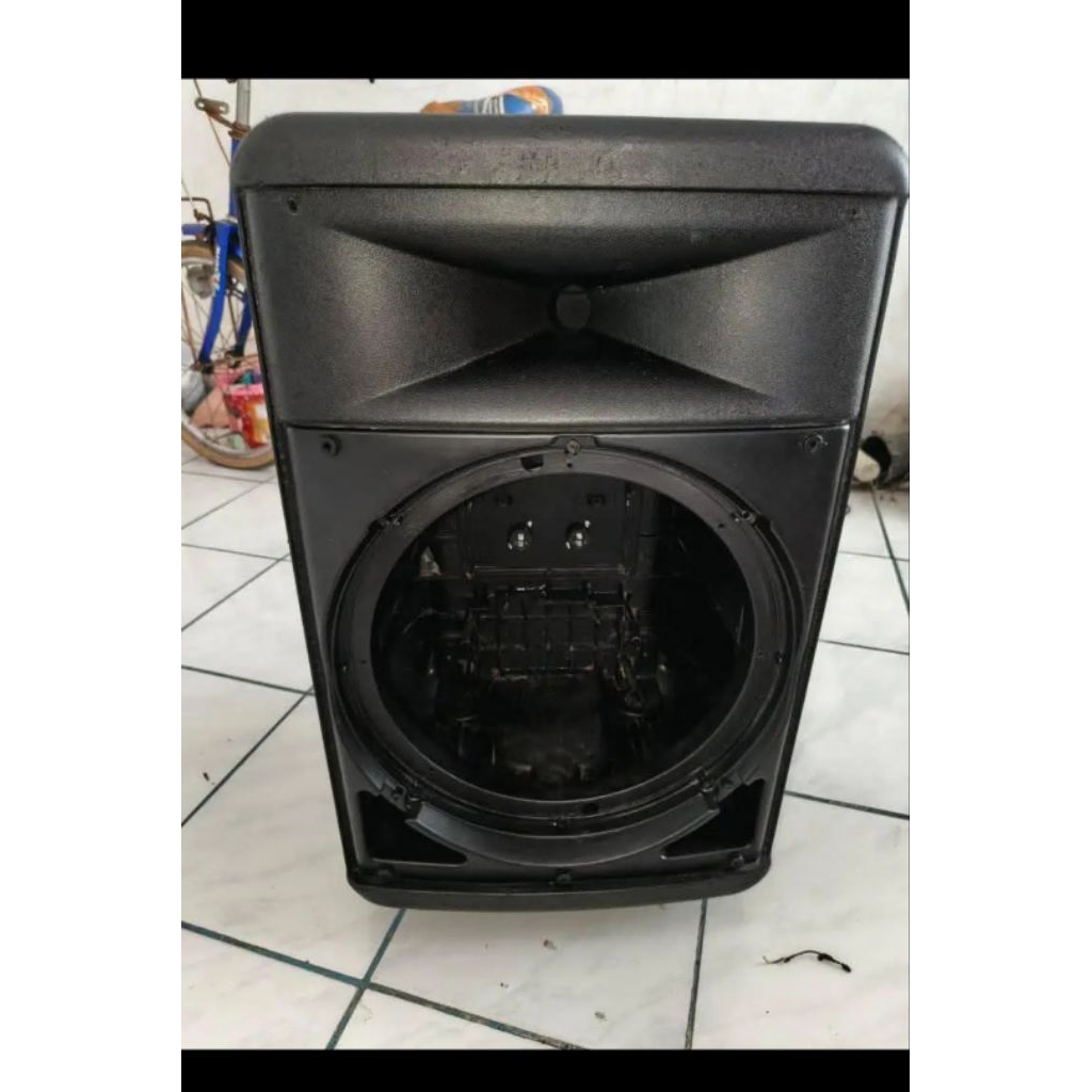 Jual bok monitor 12in bekas speaker aktif, tampa gril, belakang sudah ...