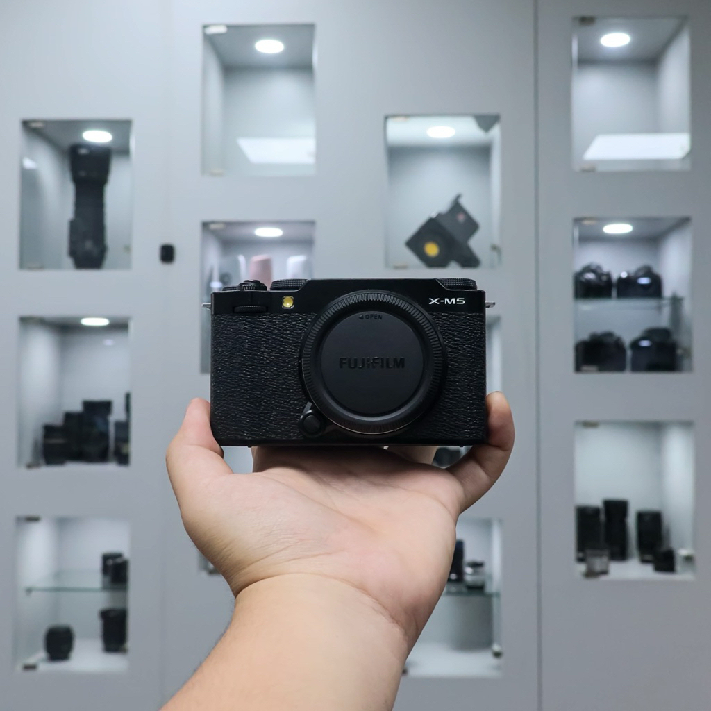 Jual Fujifilm XM5/Fujifilm X-M5 Mirrorless Camera Body Only Mulus ...